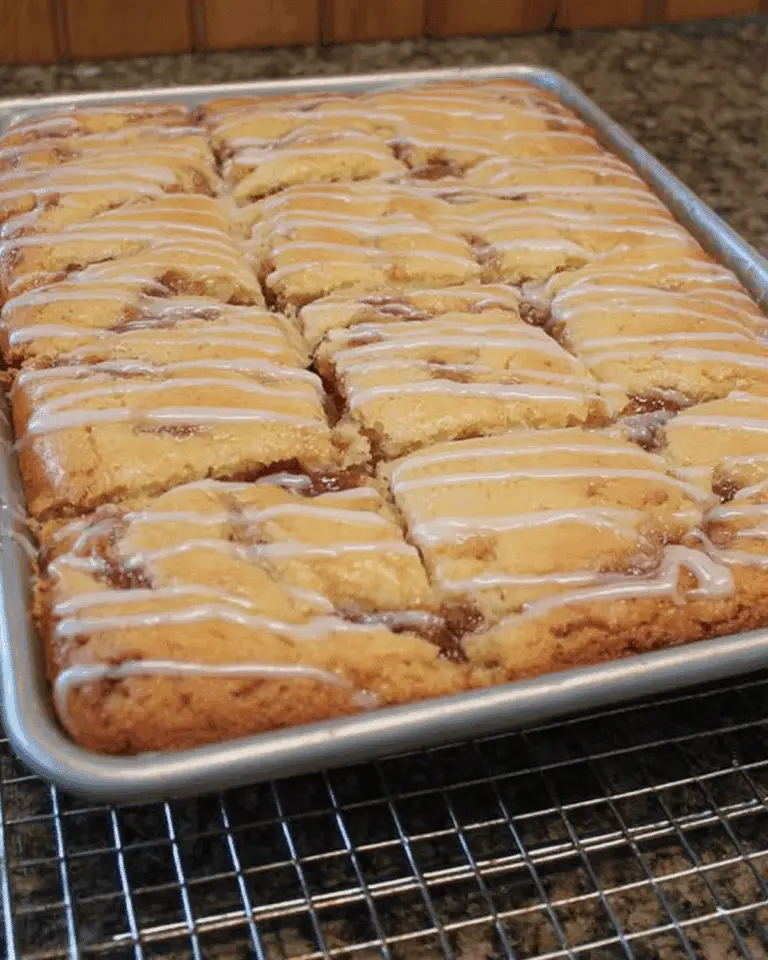 Apple Cinnamon Sheet Cake – The Best Moist Fall Cake Recipe